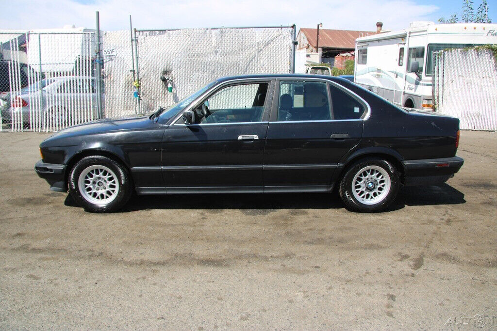 1993 BMW 525i 6 Cylinder 2.5L NO RESERVE for sale
